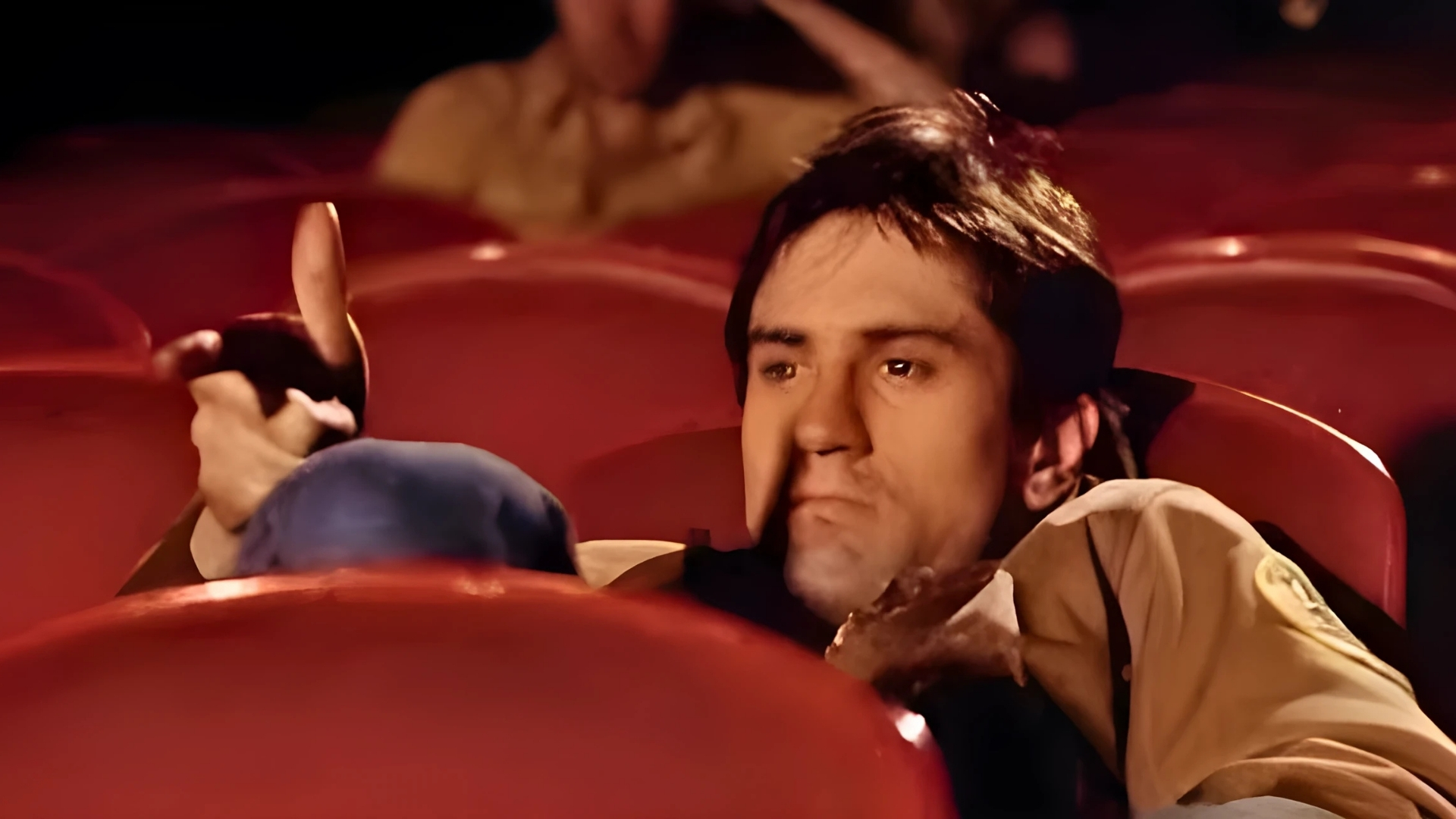 Taxi Driver: Loneliness, Violence, and the Empty Hallway – Wiktor Tkaczyk